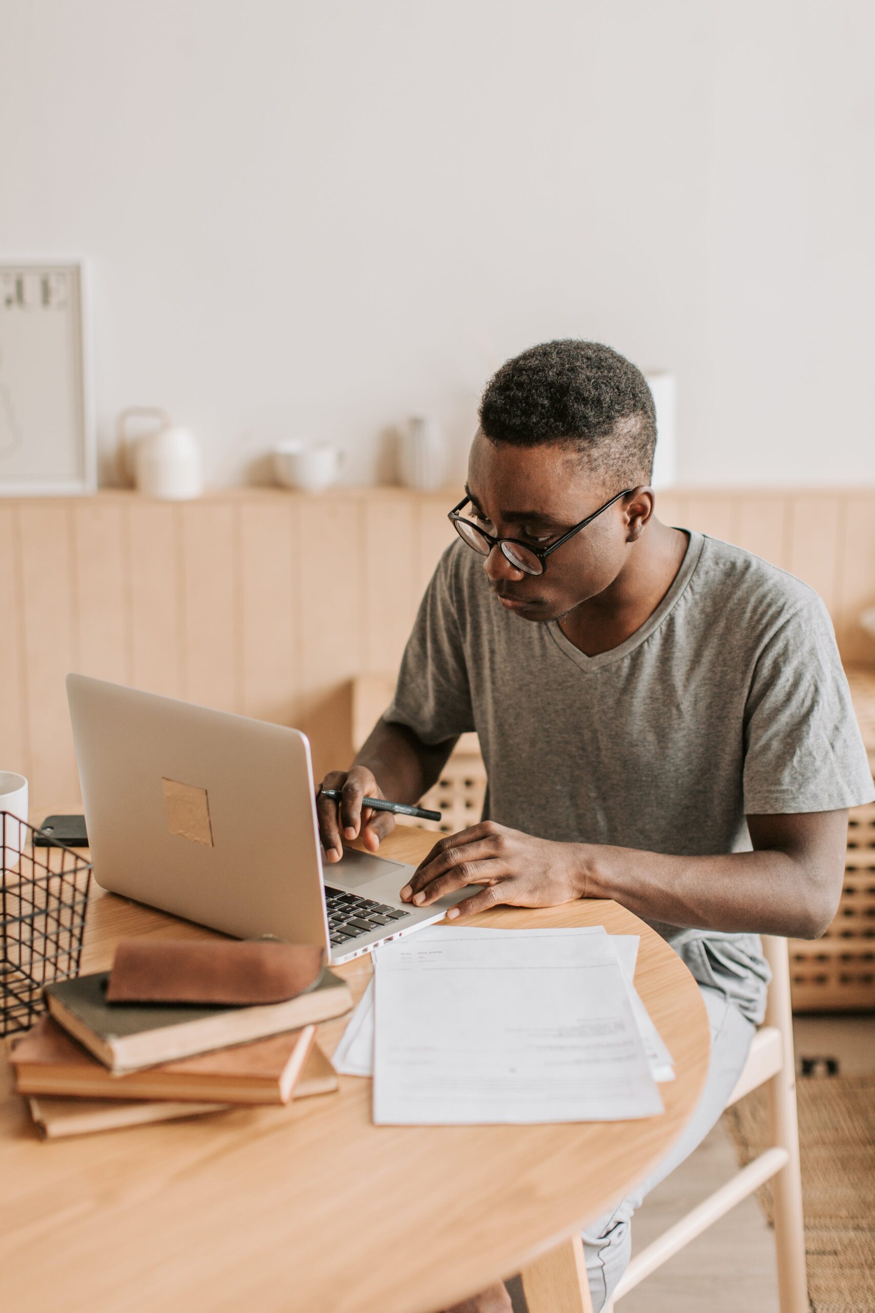 HOW LAGOS? – THE CHAT WITH A REMOTE UI/UX DESIGNER. – The Lagos Magazine