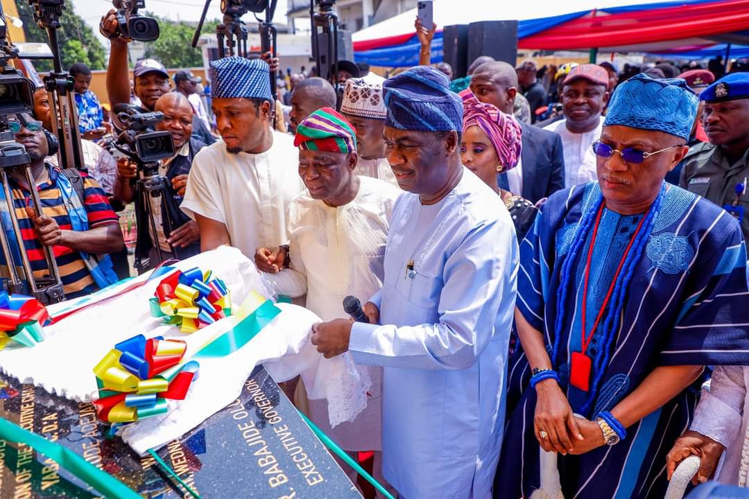 SANWO-OLU COMMISSIONS SABO ULTRA-MODERN MARKET – The Lagos Magazine